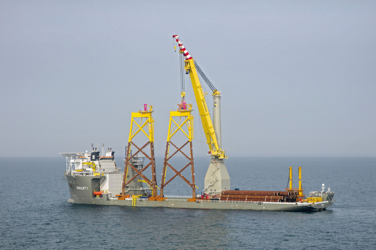 Boskalis Horizons: Bokalift 1 Makes a Grand Entrance