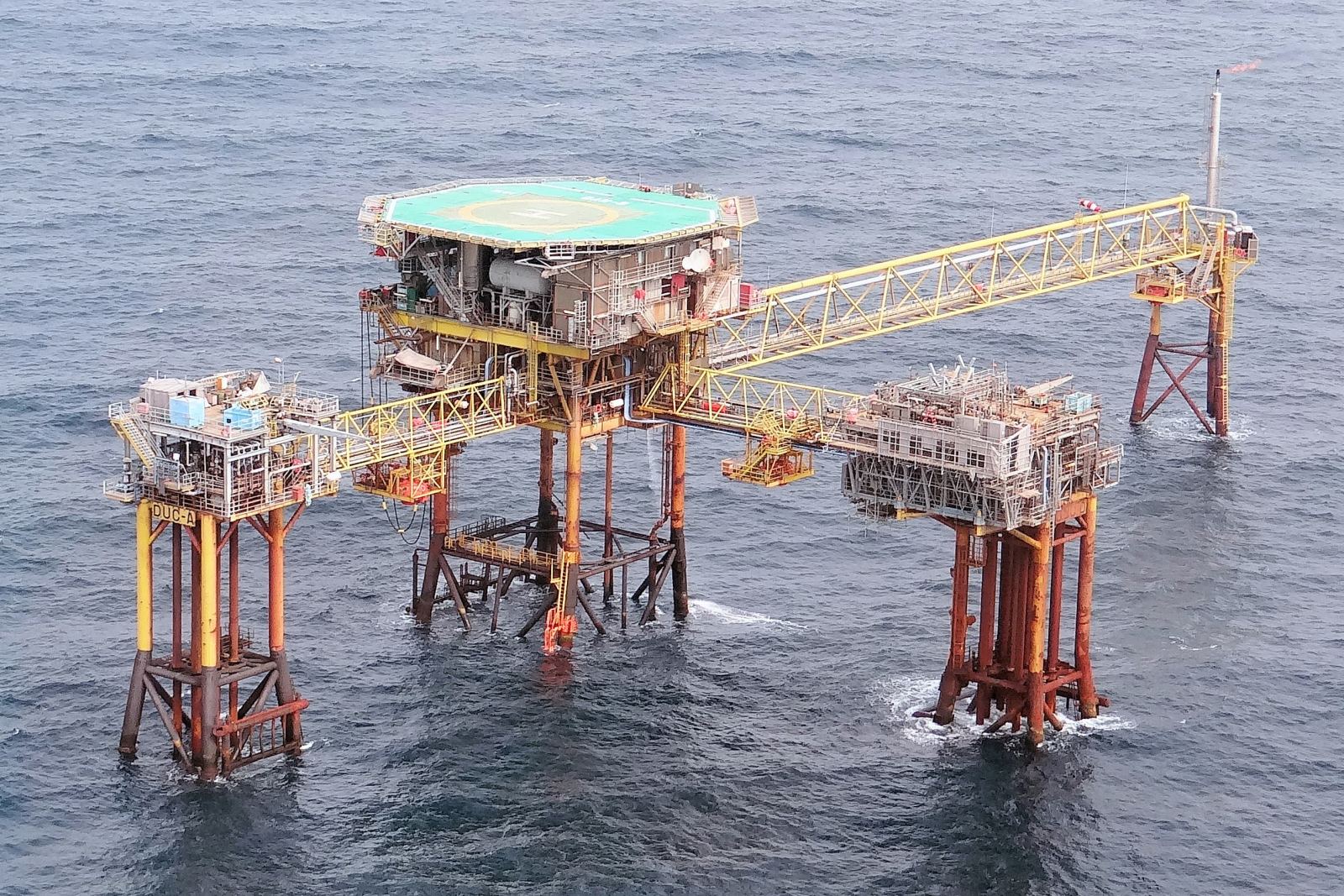 Boskalis Horizons: BRAVO! for Dan Bravo — Major Wellhead Platform Life ...