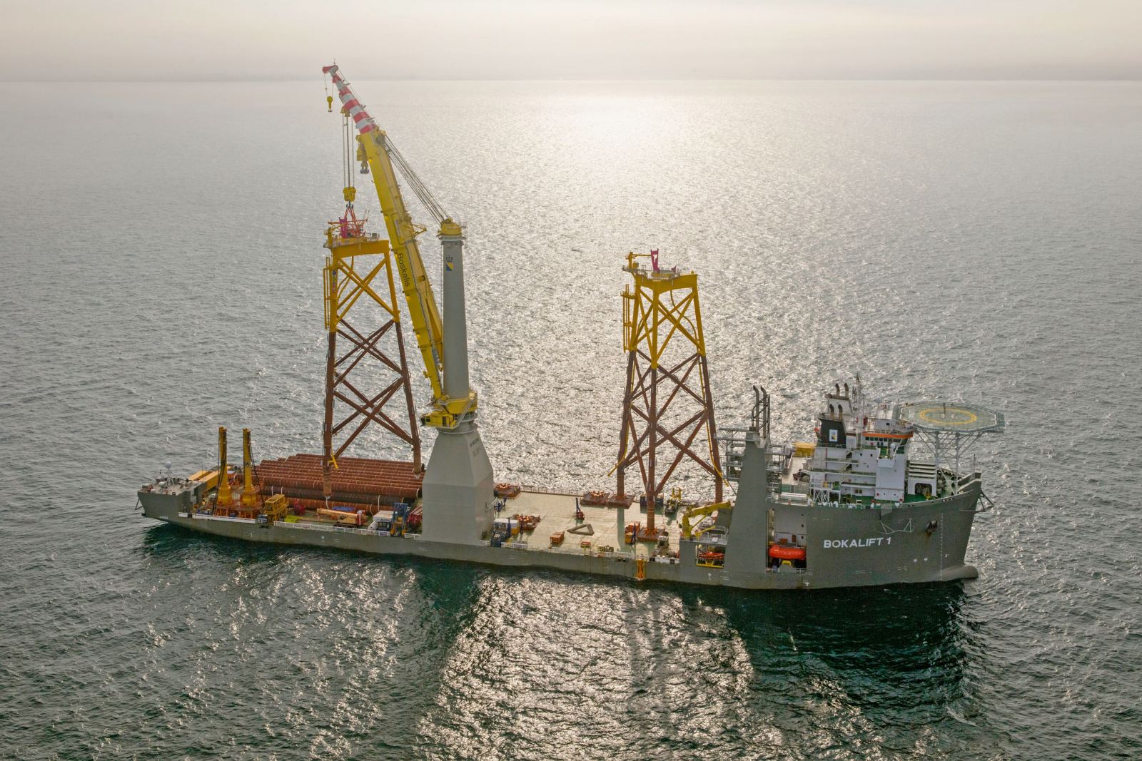 Boskalis Horizons: Bokalift 1 Makes a Grand Entrance