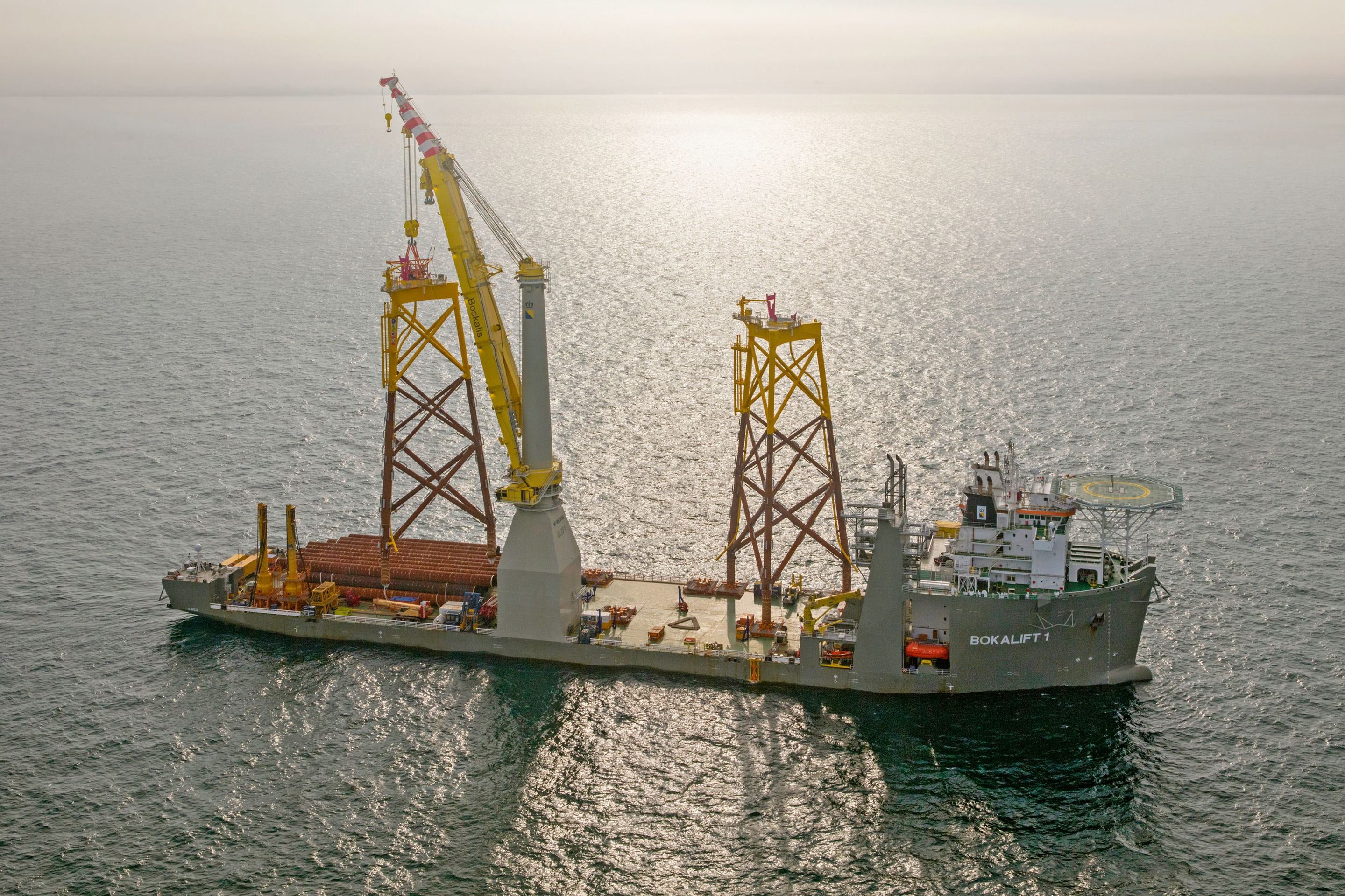 Boskalis Horizons: Bokalift 1 Makes a Grand Entrance