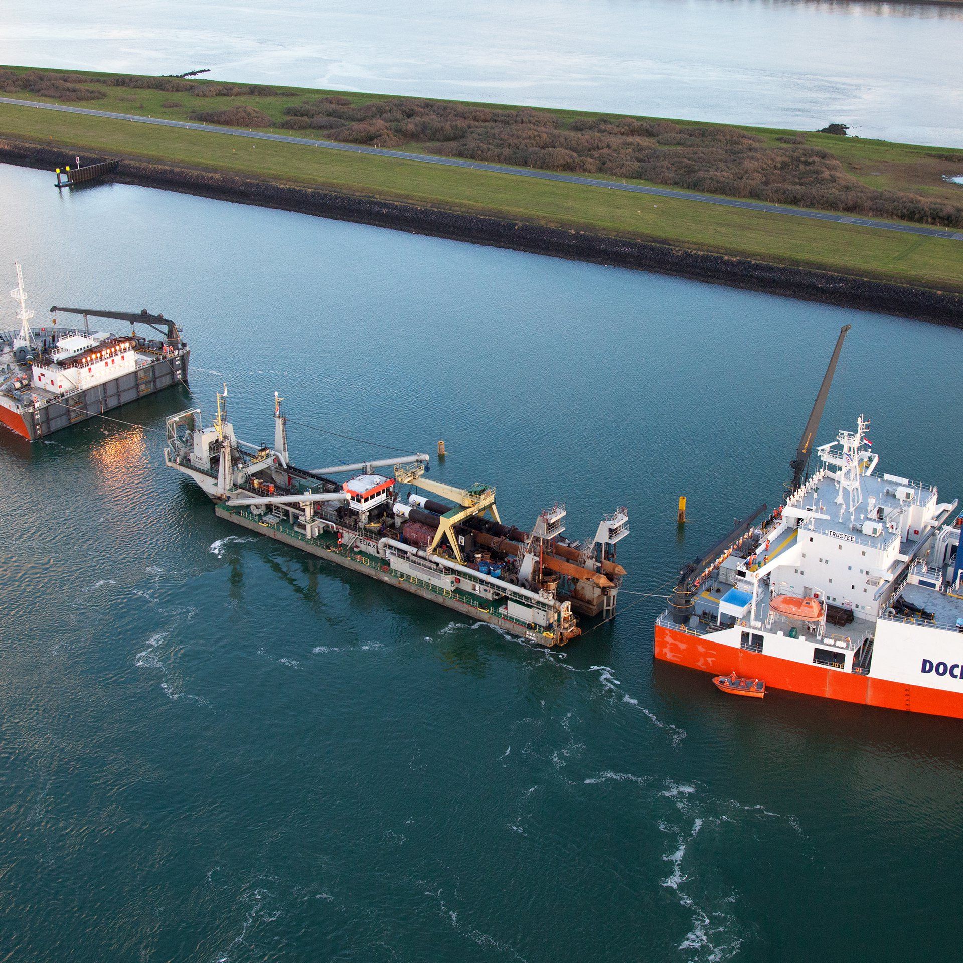 Boskalis Horizons: Suez Canal Expansion — Dredging a 35-Kilometers-Long ...