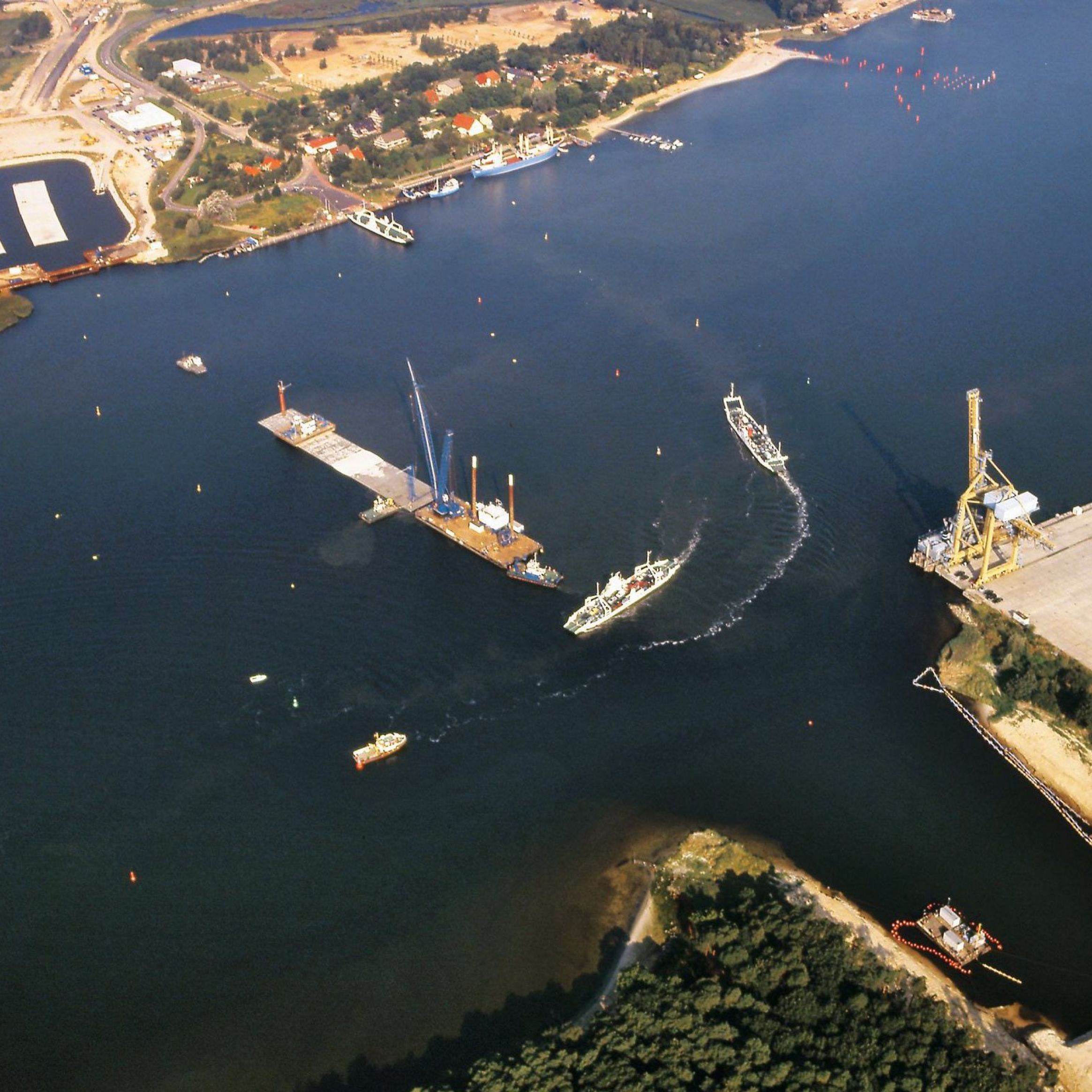 Boskalis Horizons: Suez Canal Expansion — Dredging a 35-Kilometers-Long ...